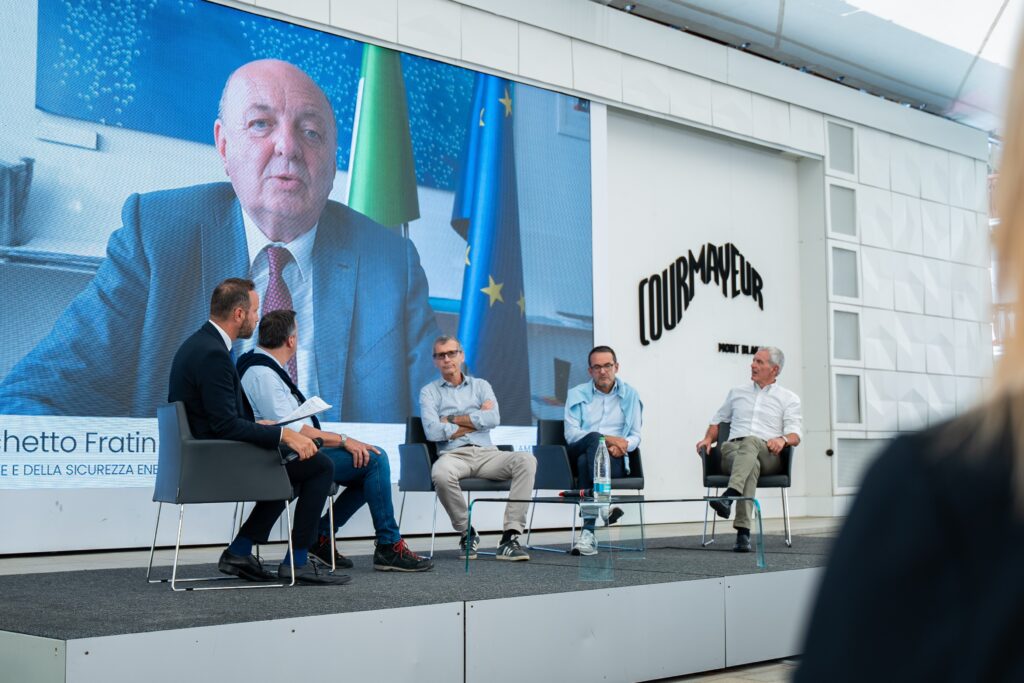 ITALIA ECONOMY - Casini a “Protagonisti a Courmayeur”